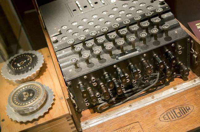 Cambridge student rebuilds Polish Enigma-code-breaking box that paved ...